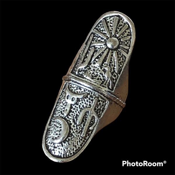 Storyteller Ring - Etsy