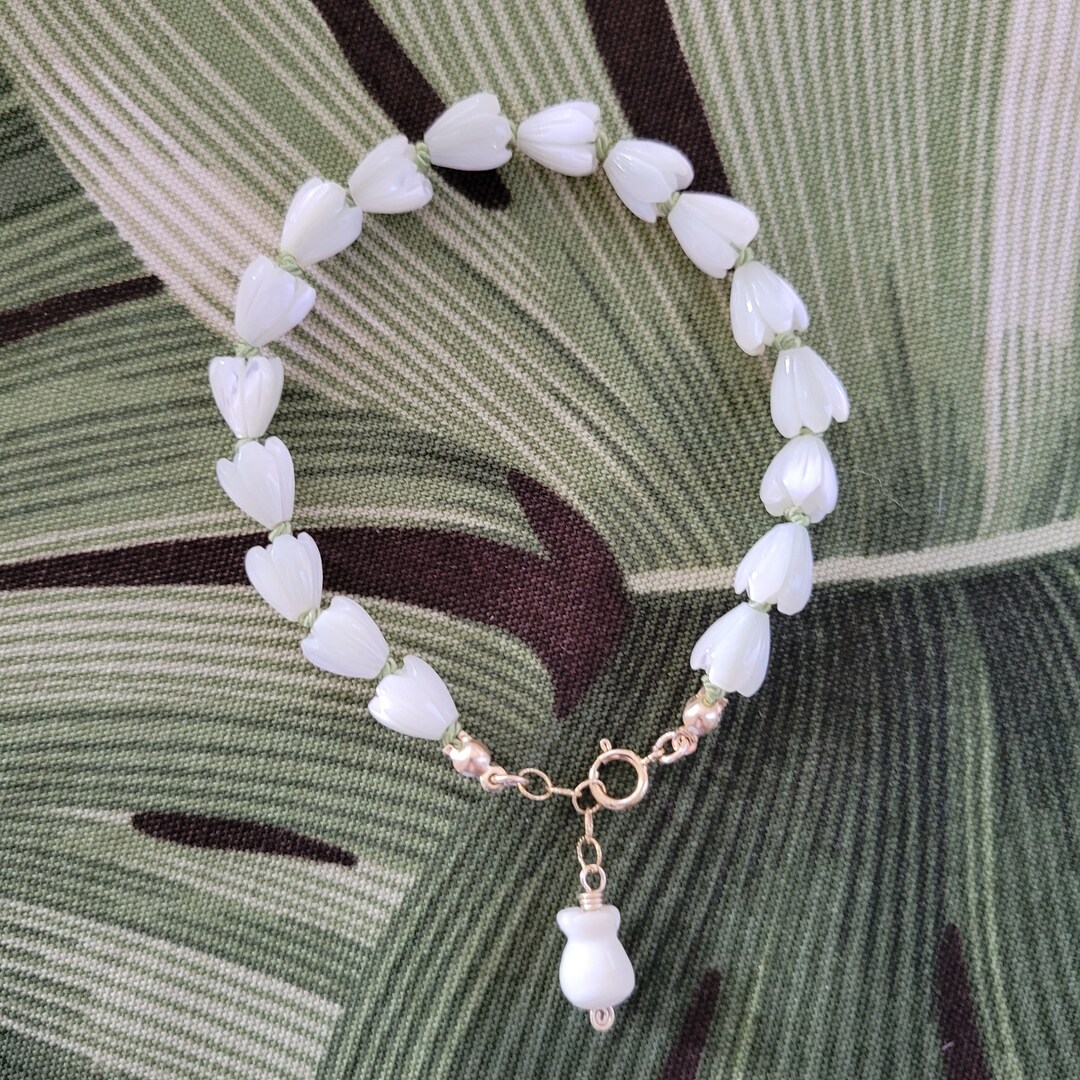 Hawaiian Jasmine Pikake Bracelet Carved Mother of Pearl Beads Hand ...