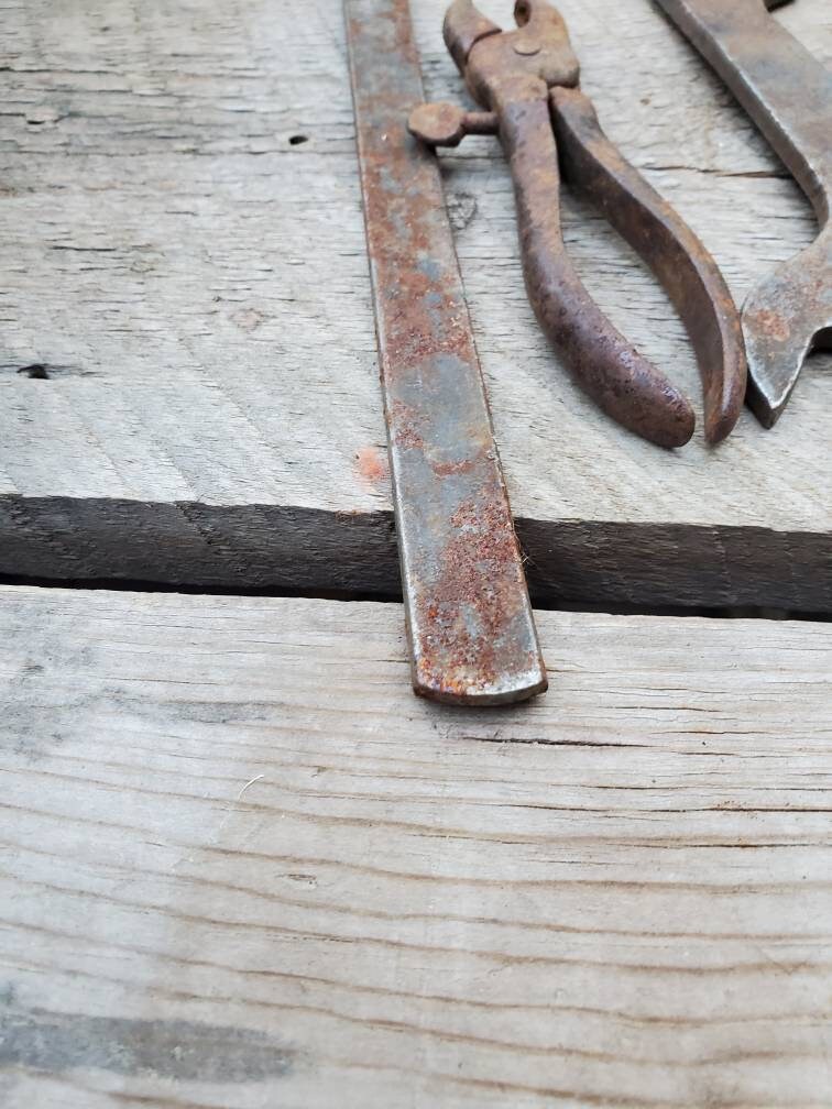 Vintage Rusty Tools Set of 5 - Etsy