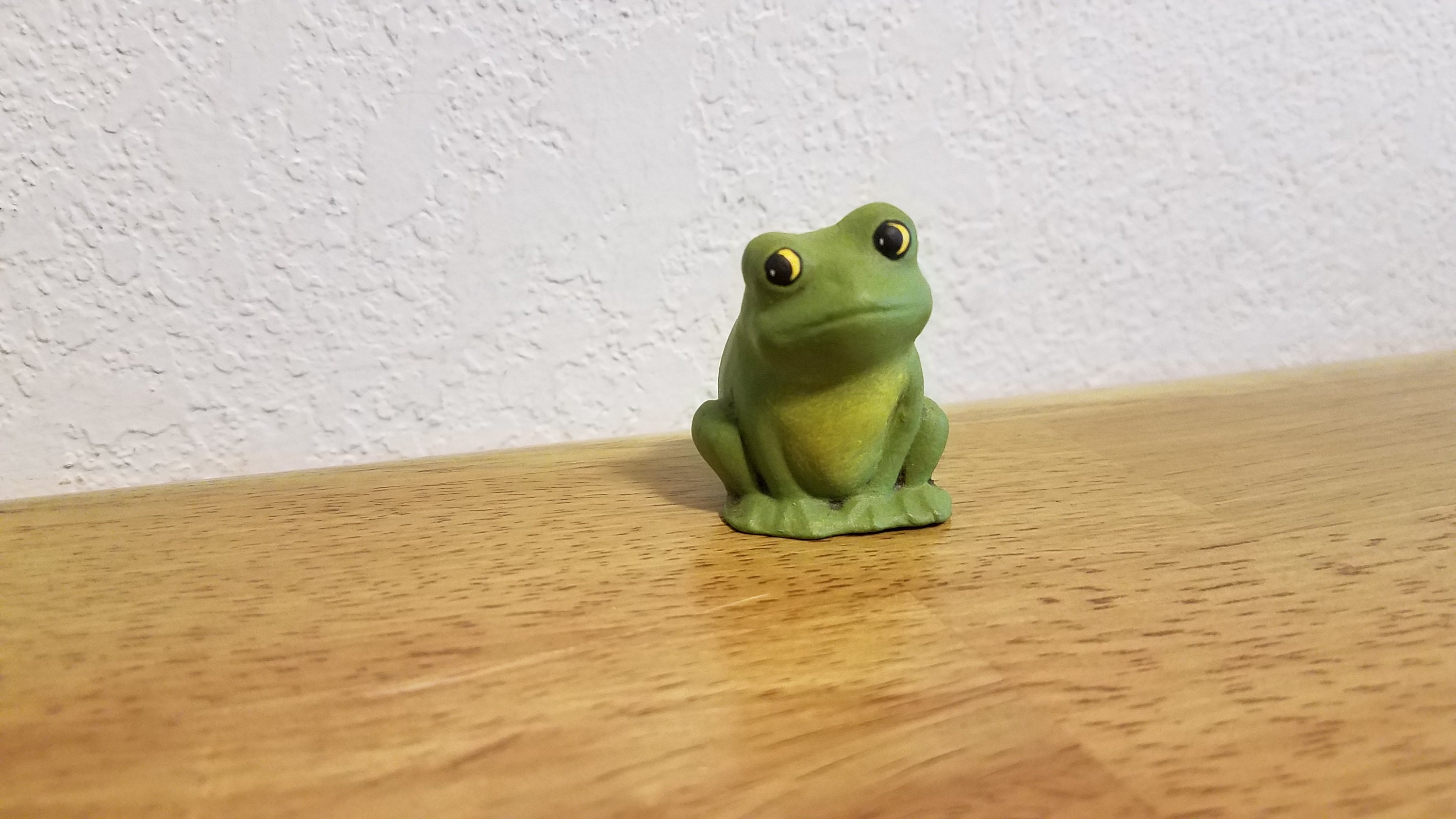 Ceramic Small Frog sitting up 820C | Etsy