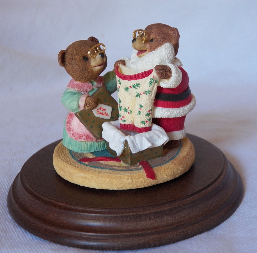1992 Hallmark Tender Touches Figurine - A Fitting Gift - QEC6354 - Etsy