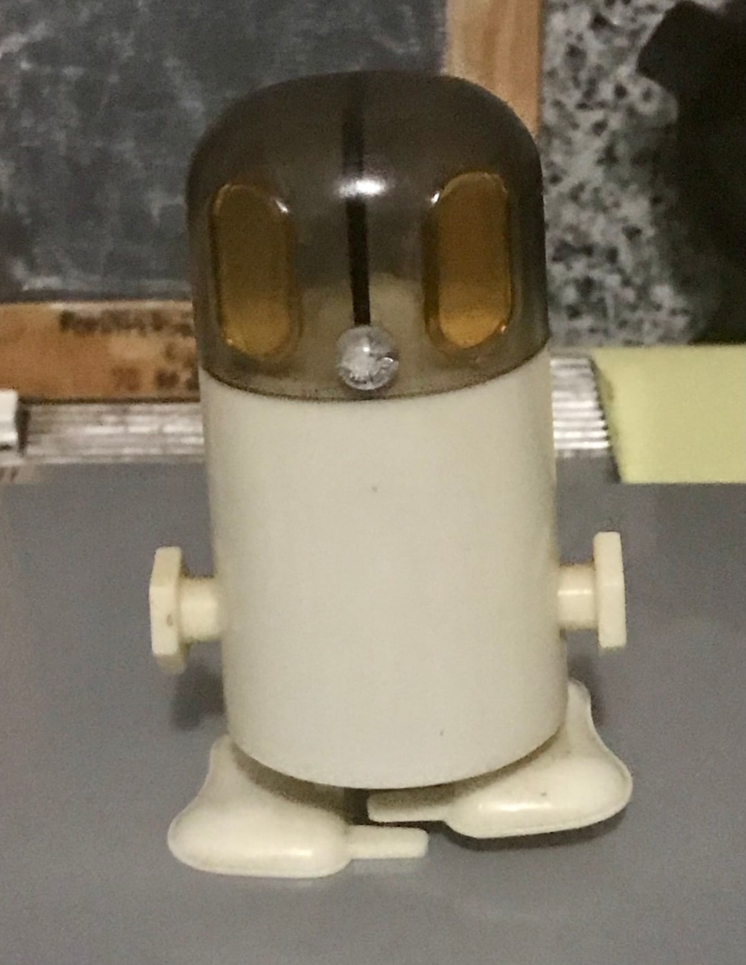 Vintage Wind-up ROBOT Salt/pepper Shaker - Etsy