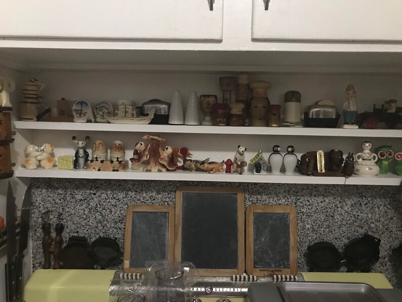 Vintage Wind-up ROBOT Salt/pepper Shaker - Etsy