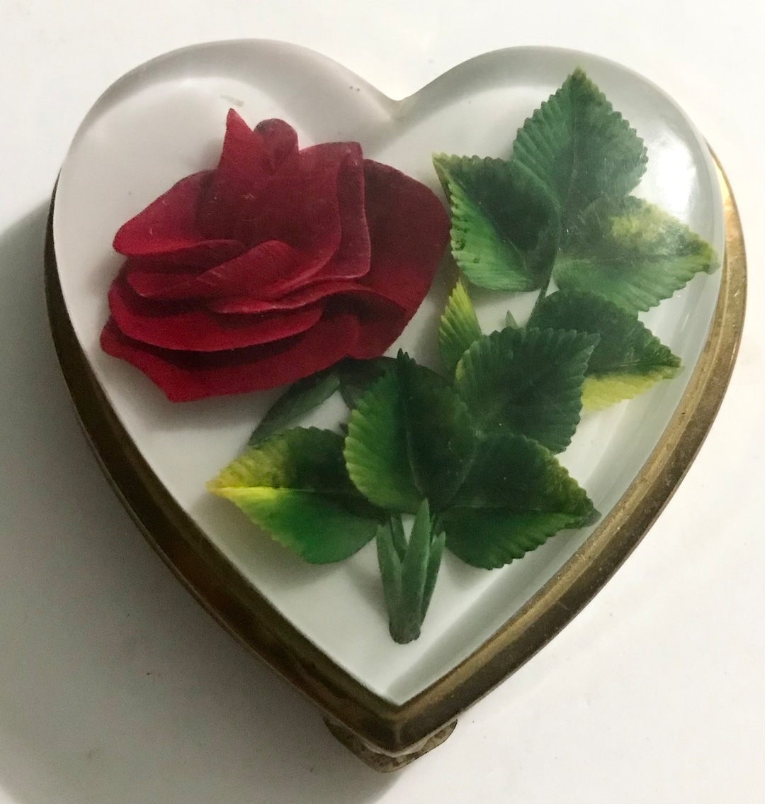 Vintage Embedded Red Rose Lucite HEART Shape Vanity Powder Compact ...