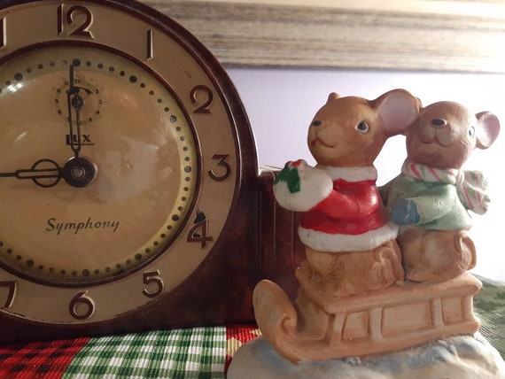 Free Shipping USA Two Mice on Sled Mouse With a Red Jacket - Etsy