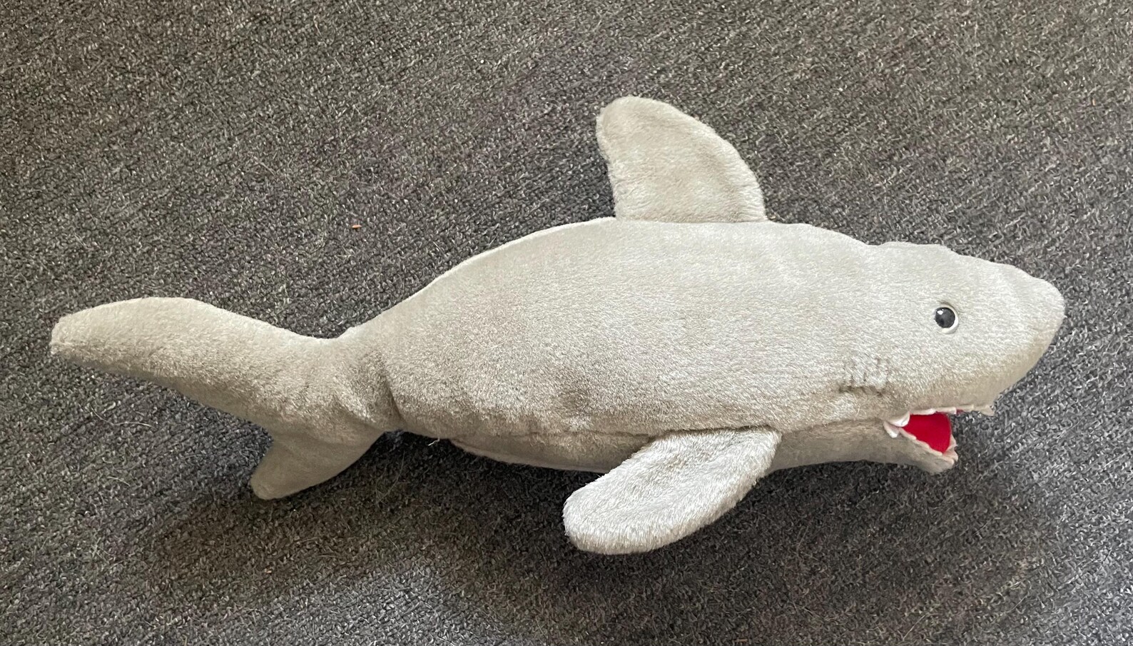 1987 JAWS Plush Great White Shark! 19" Long! Squeezems Brand! Vintage ...