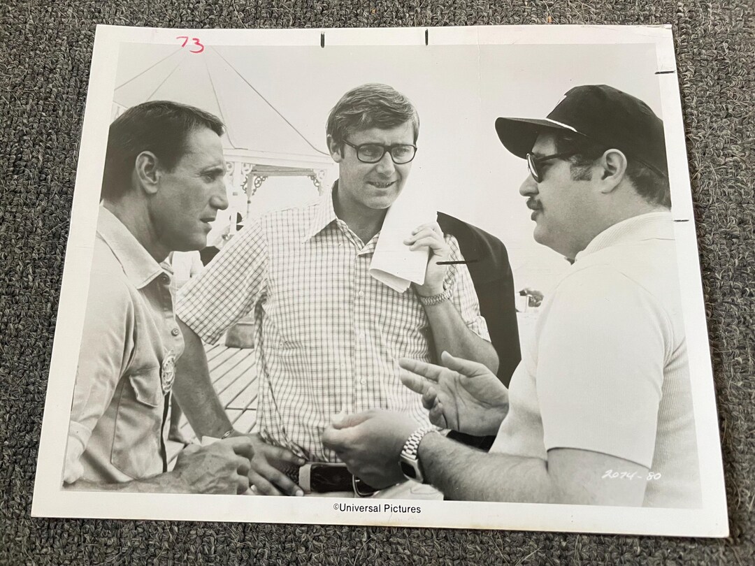 Rare 1975 JAWS Glossy Photo! Roy Scheider! Peter Benchley! Carl ...