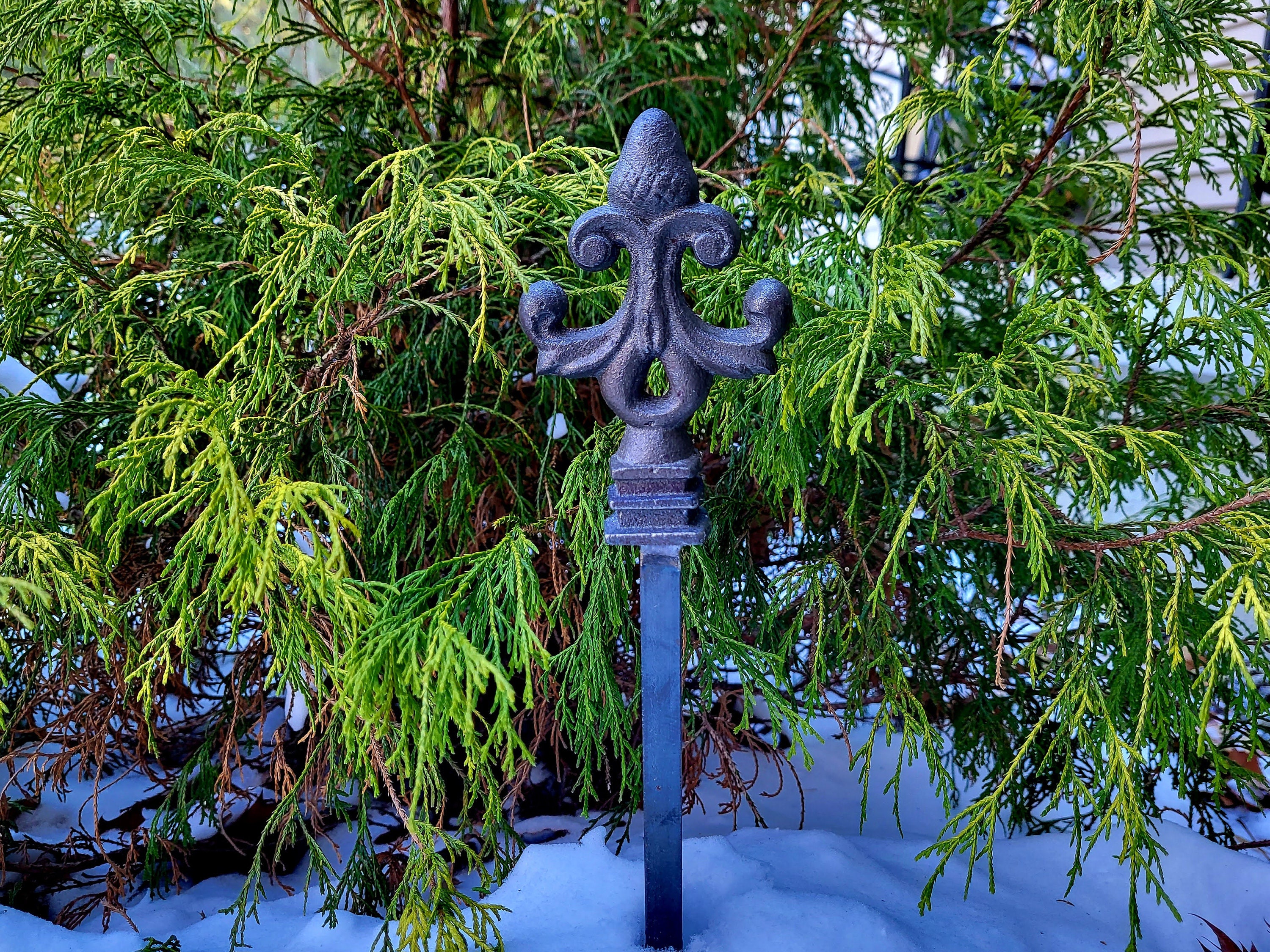 Sets of 5' Solid Iron Garden Stakes - Driveway Markers - Plant Supports ...