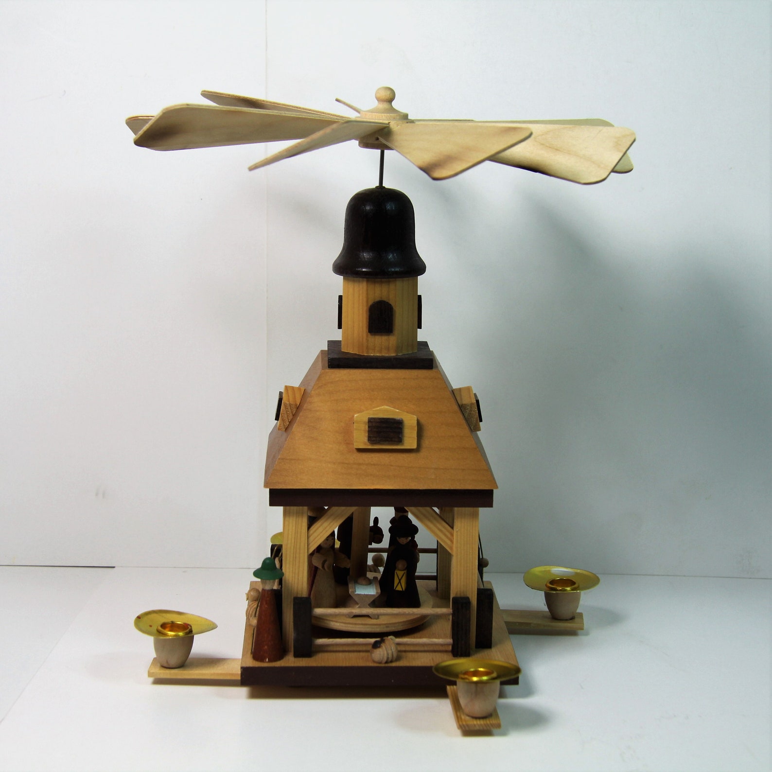 German Christmas Pyramids - Light and Movement Brighten The Holidays ...