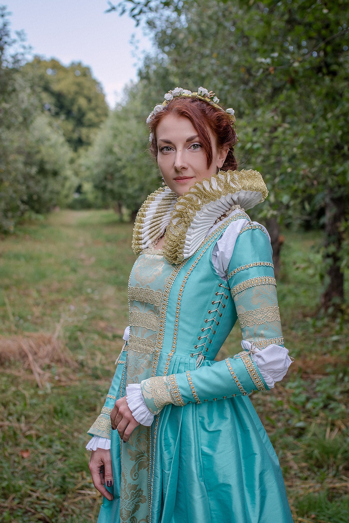 Elizabethan neck ruff White and gold Tudor neck ruff | Etsy