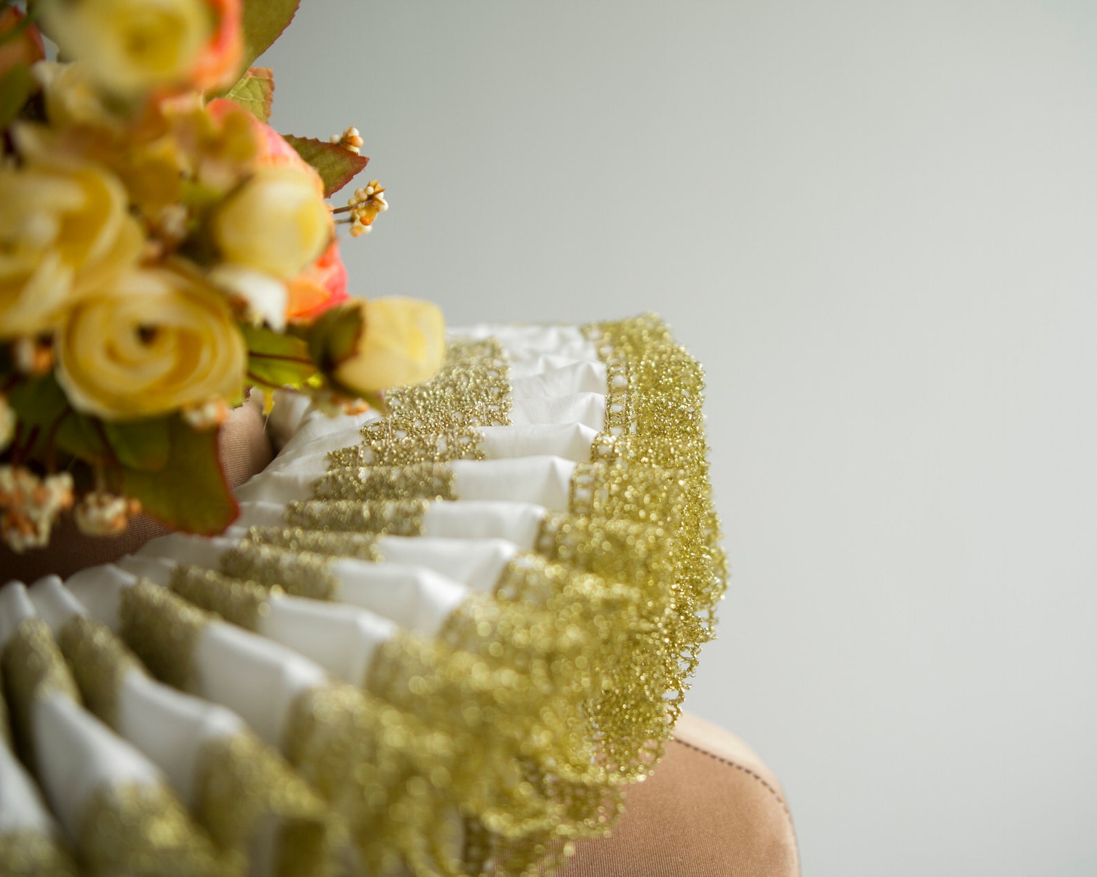 Elizabethan Neck Ruff, White and Gold Tudor Neck Ruff, Renaissance ...