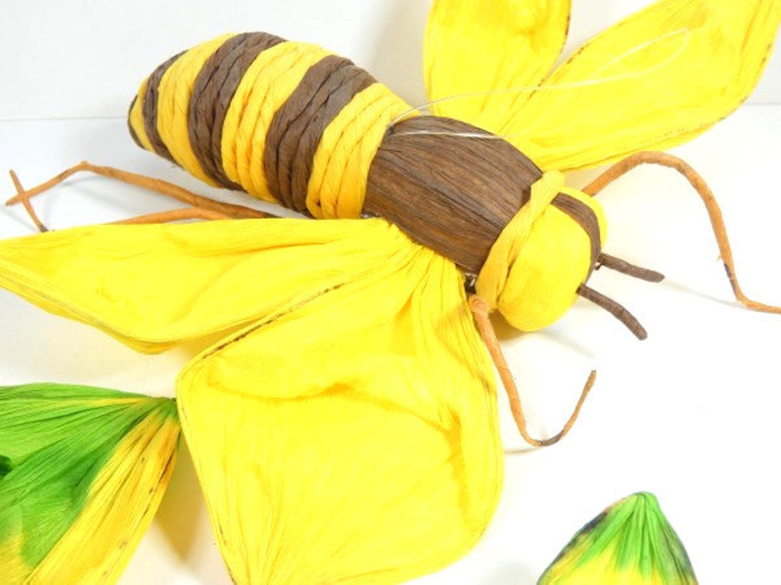 1 Fake Bee Small or Big Artificial Fake Bees Cake Topper - Etsy UK