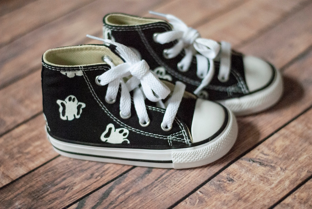 Hand Painted Halloween Ghost Converse - Etsy
