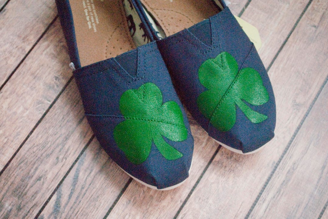 Hand Painted Shamrock Toms || Custom Shamrock Toms - Etsy