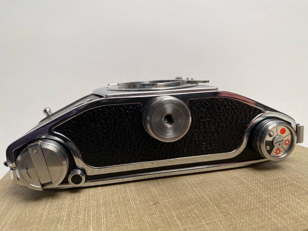 Exakta VX 1000 35mm Film Camera Pentaprism Viewfinder With Original Box ...