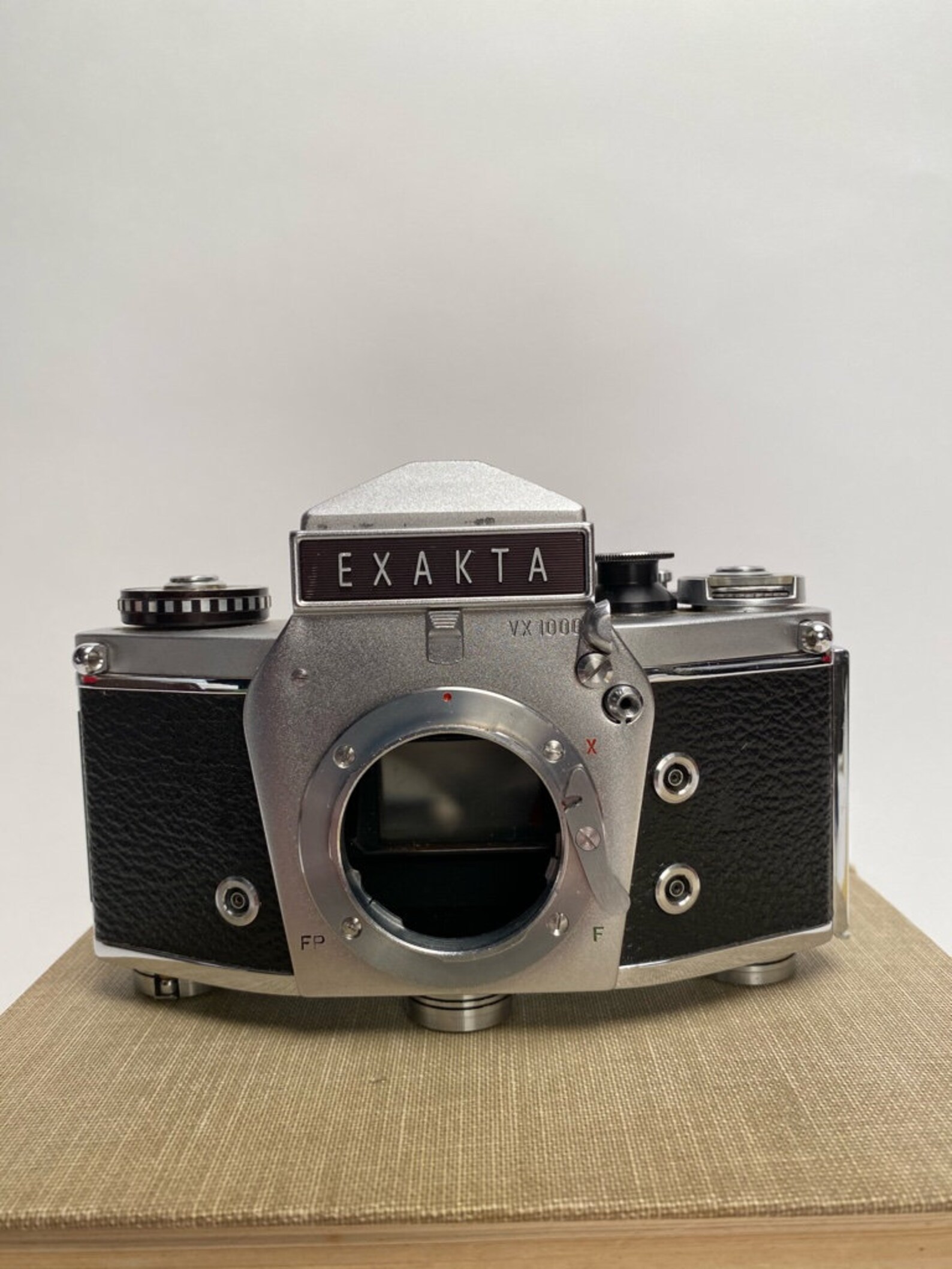 Exakta VX 1000 35mm Film Camera Pentaprism Viewfinder With Original Box ...