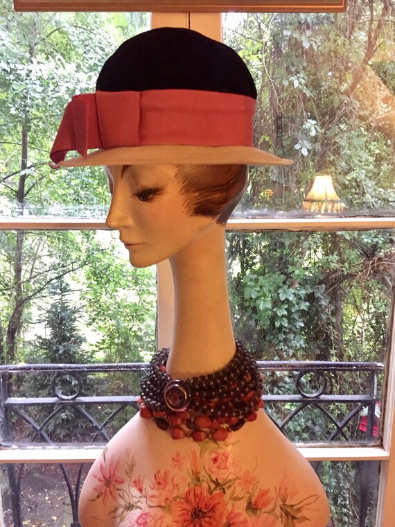 Lilly Dache' c1950 dark purple velvet,pink ribbon,bei… - Gem