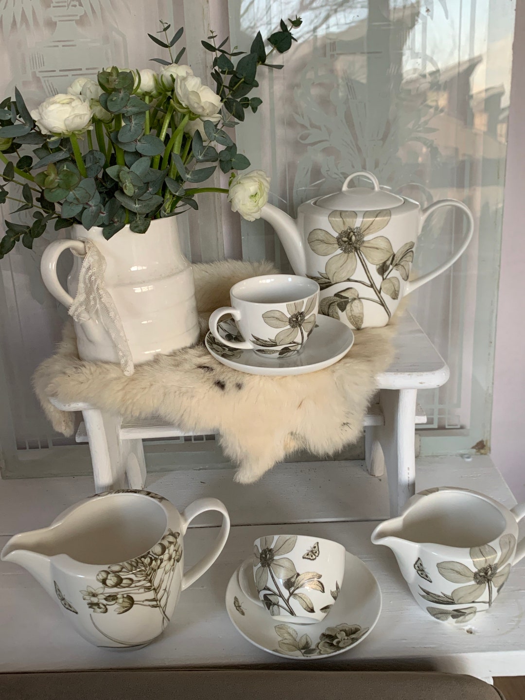 Sanderson Queens Roses Echings Roses Teapot and Jugs Cups and Saucers ...