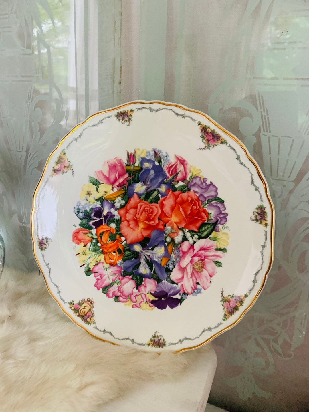 Royal Albert the Queen Mum Queen Victoria Favorite Plates Designed by ...