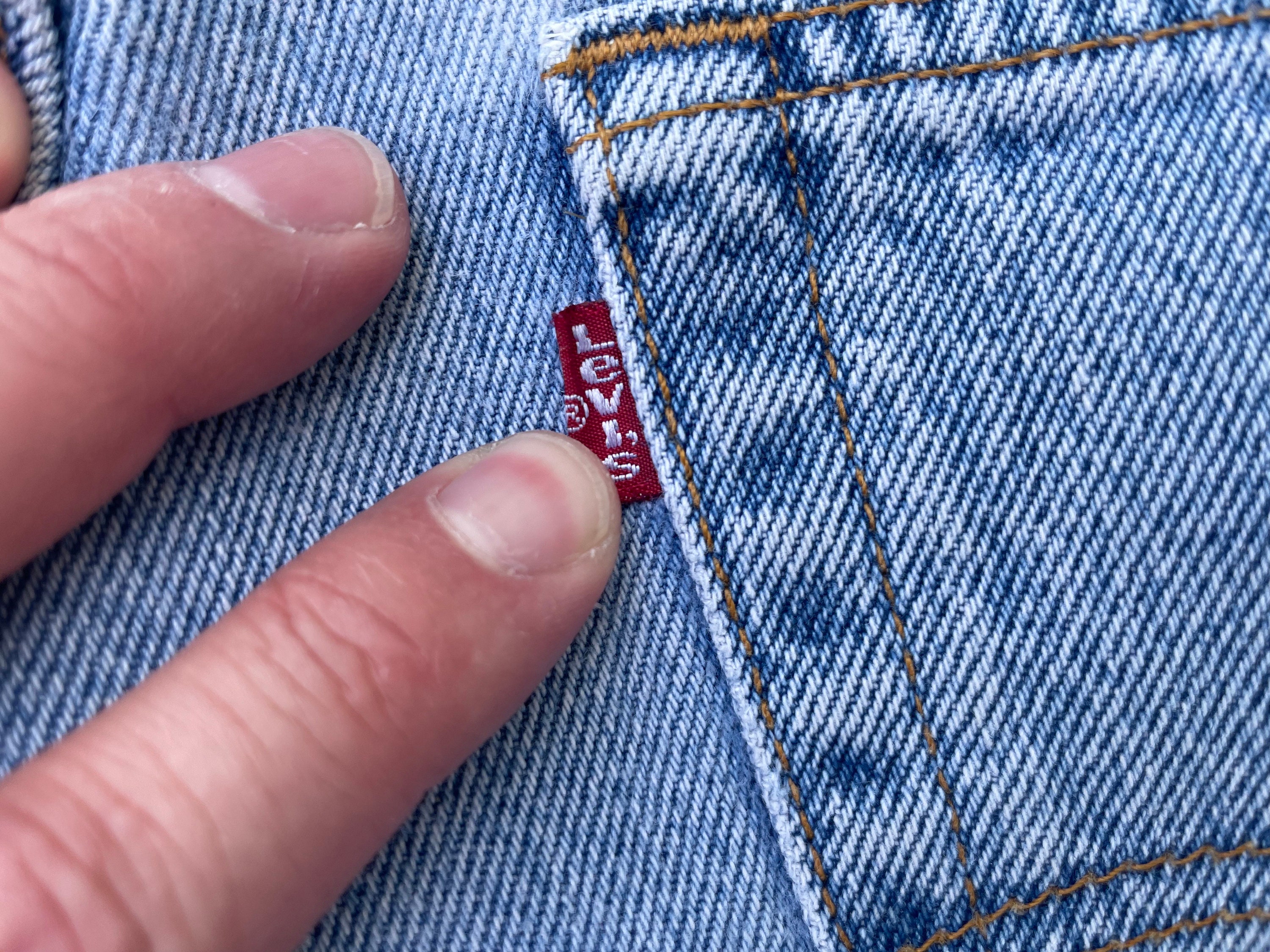 Vintage Levis 570 Baggy Fit Jeans - Sz 38 X 34 - Made in USA Vintage Levis 570 Baggy Fit Jeans - Sz 38 X 34 - Made in USA