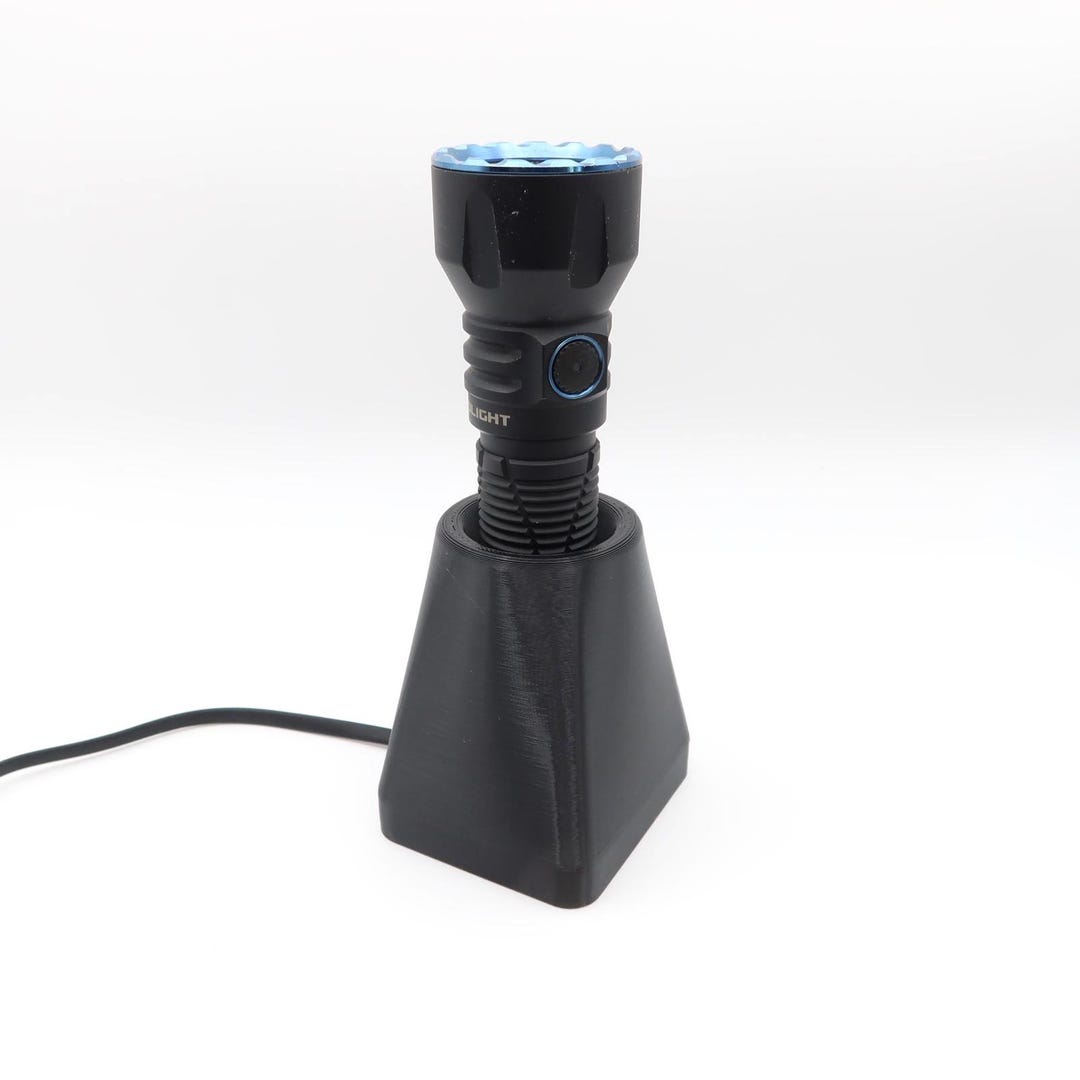 Olight Javelot Magnetic Charging Dock | Secure Vehicle & Desk Mount ...