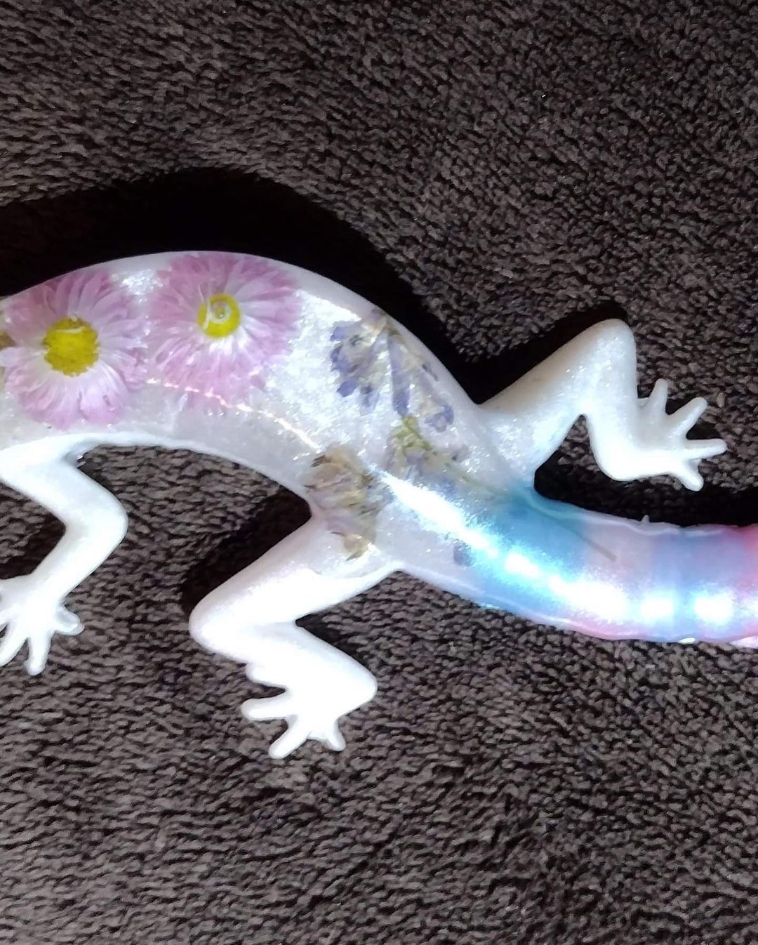 Resin Gecko Pride Tail Beautiful Decor - Etsy