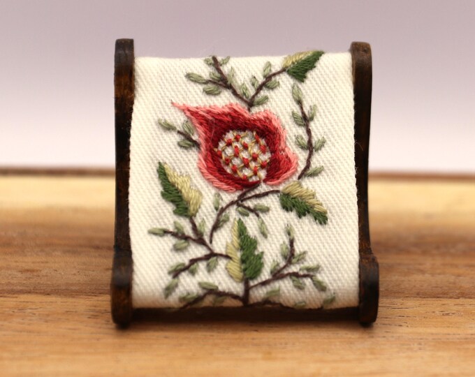 Traditional Tudor Style 1/12th Scale Dolls House Crewel Work Lap Hand ...