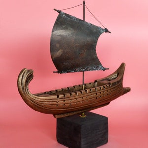 Ship Inspired by Ancient Greek Penteconter,forerunner of Athenian ...