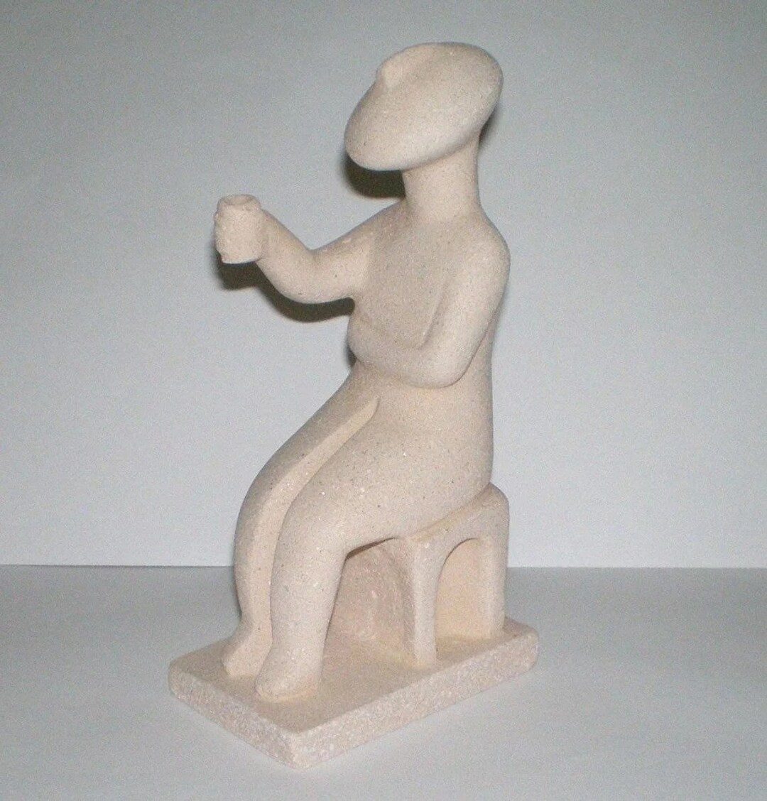 Cycladic Seated Figurine - the Cup-bearer - Cycladic Art of 2800-2300 ...