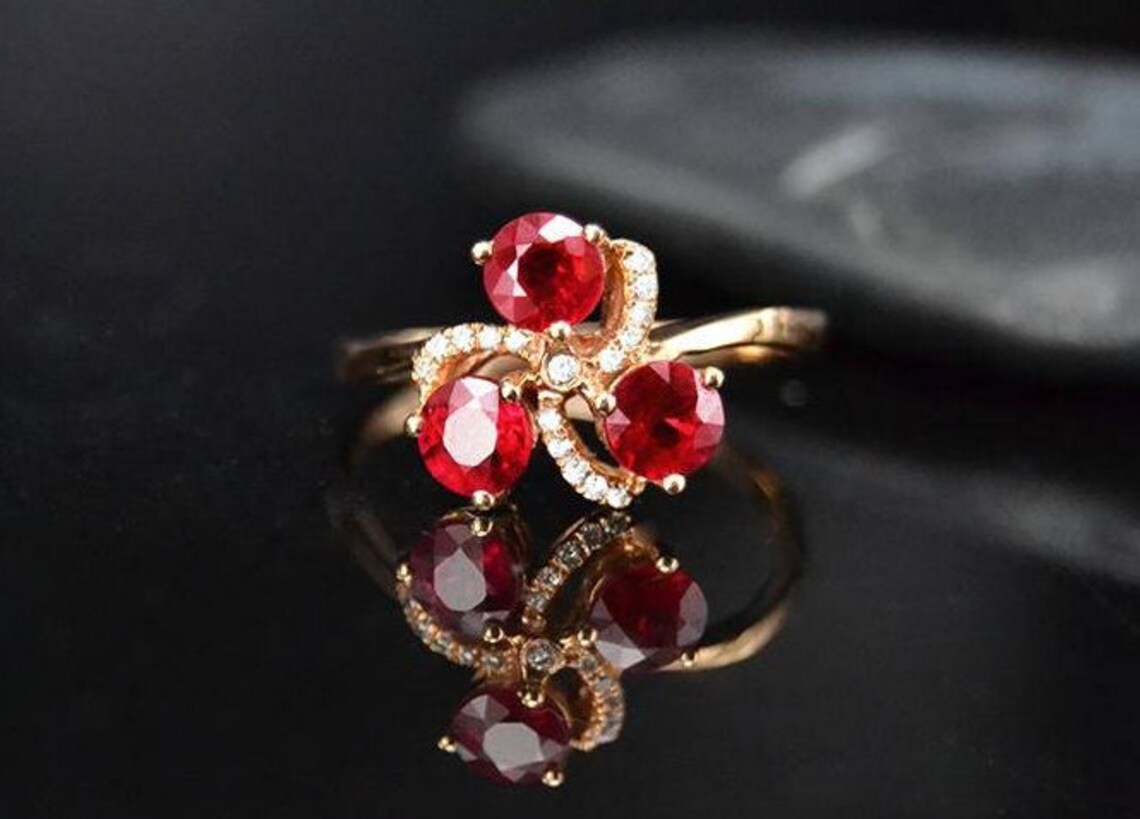 Clover Ring Red Ruby Diamond Engagement Ring in 18k Rose Gold - Etsy