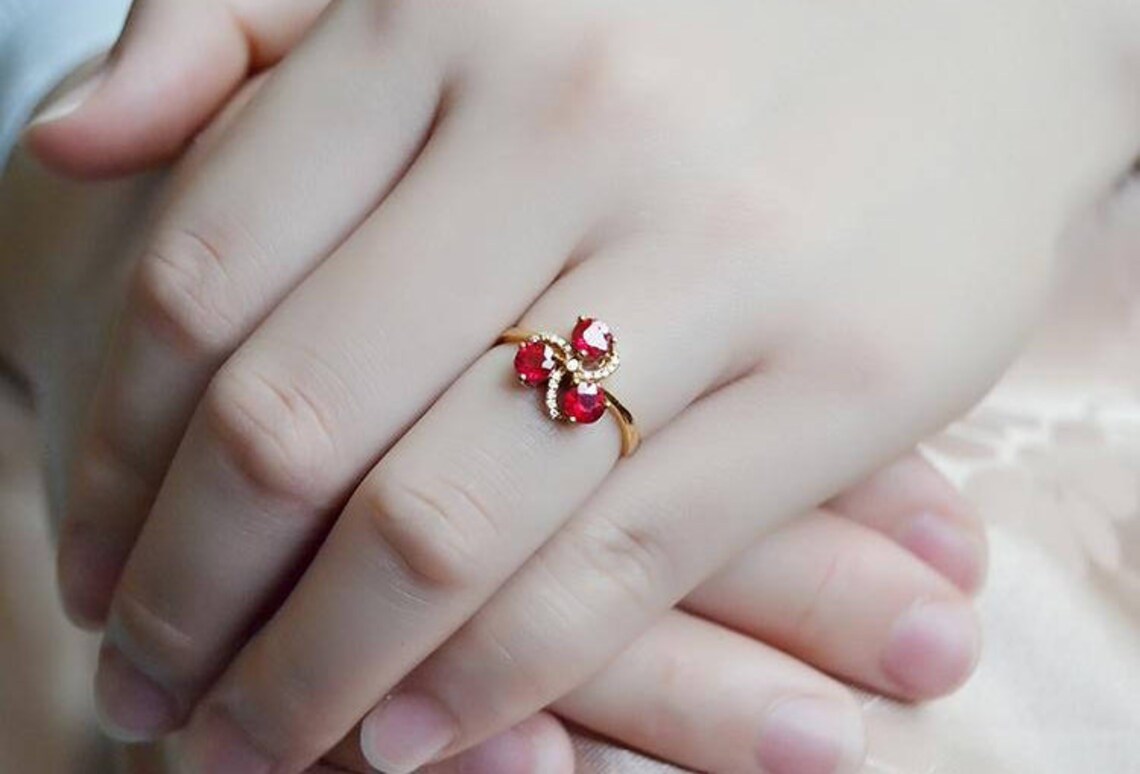Clover Ring Red Ruby Diamond Engagement Ring in 18k Rose Gold - Etsy