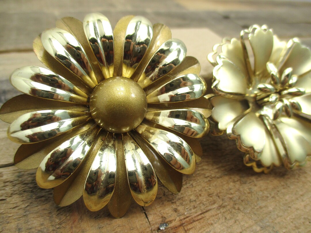 TWO Large Vintage, Gold Toned Brooches. Two Large Floral Brooches ...