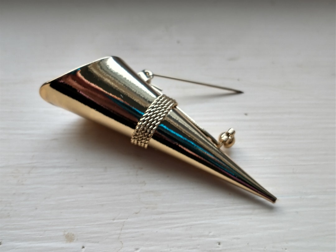 Boutonniere Vase Holder Gold Chrome Metal Lapel Pin on Back Grooms Bout ...
