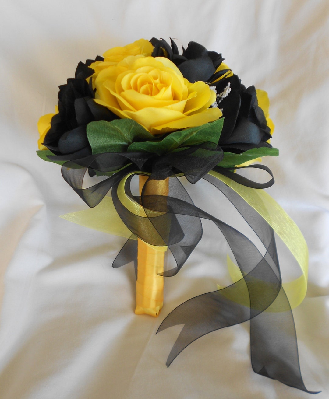 Yellow and Black Roses Bouquets Set of 4 Bridesmaids With Boutonnieres ...