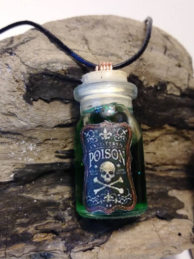 Poison Bottle Pendant. Witches Spell Bottle, Magic Spell Bottle, Poison ...