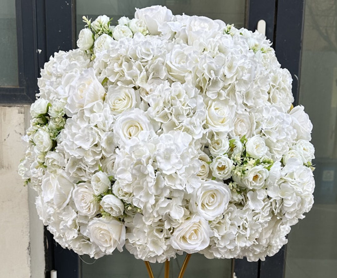 Elegant Voluminous Hydrangea and Roses Bouquet Kissing Flower - Etsy