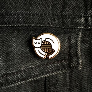 White Cat Enamel Pin - Cute Cat Pin Badge - White and Gold Pin - Great ...