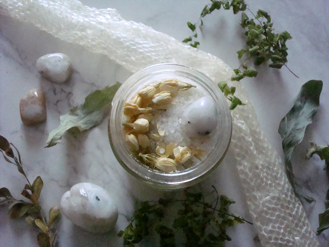 MOON MILK Bath Soak, Jasmine, Frankincense, Vanilla, Honey, Coconut ...