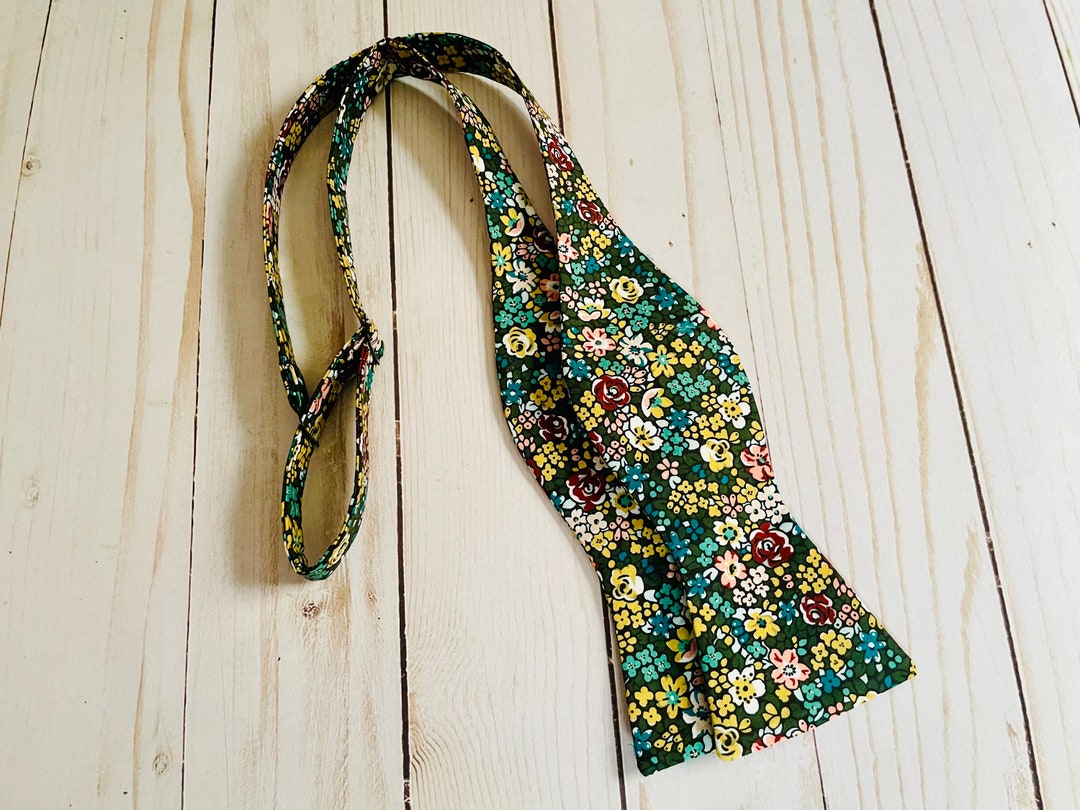 Ditsy Floral Self Tie Bow Tie Garden Print Wedding Tie Groom Groomsmen ...