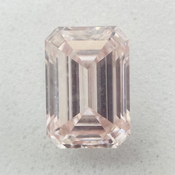 Fancy light pink diamond store