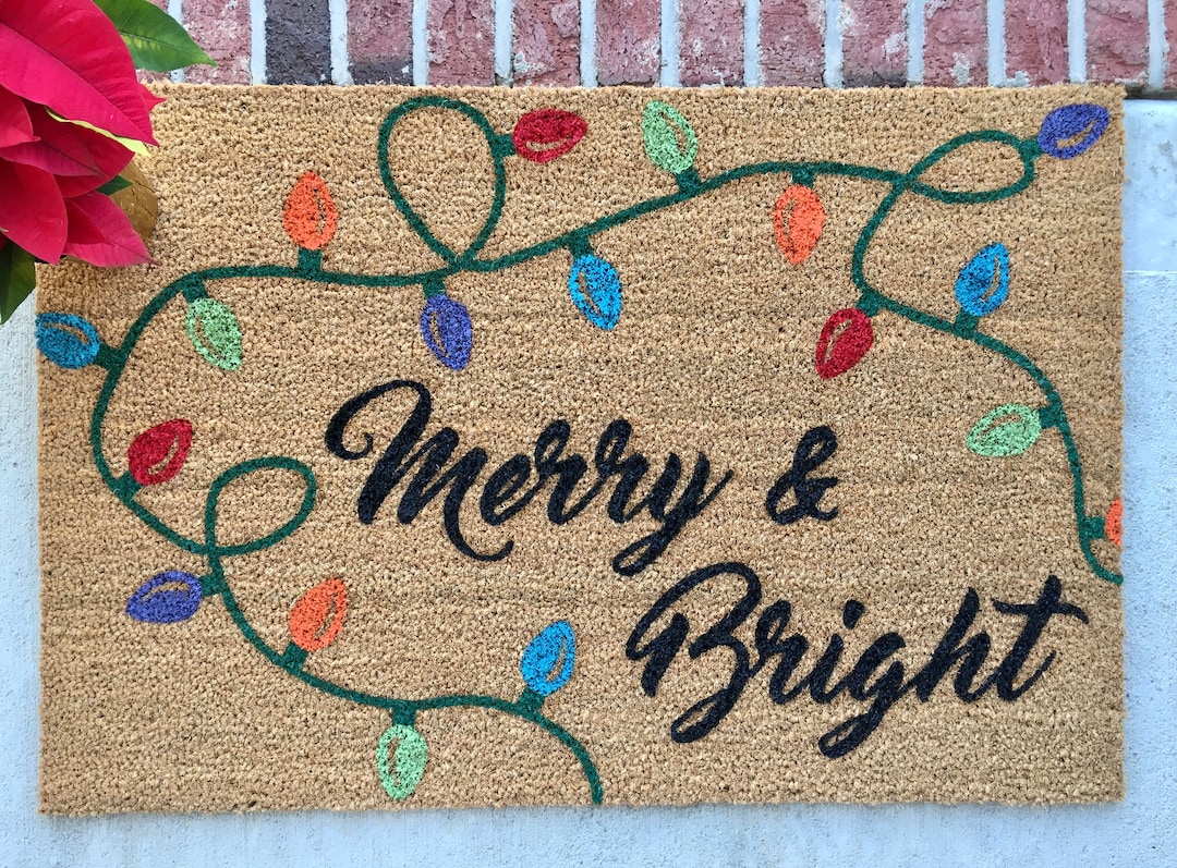 Merry & Bright Door Mat // Hand-painted Door Mat // Christmas - Etsy