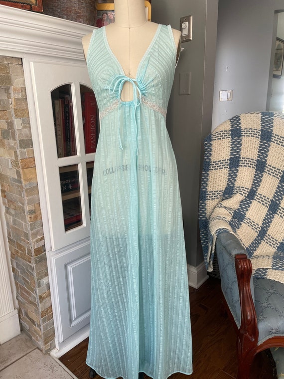 1970s Keyhole Nightgown - Gem