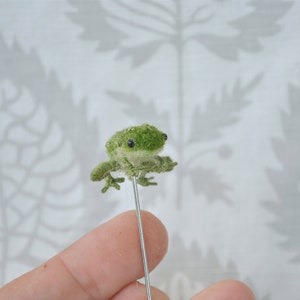 Micro Frog Miniature for Dollhouse, Little Green Frog, Needle Felted ...