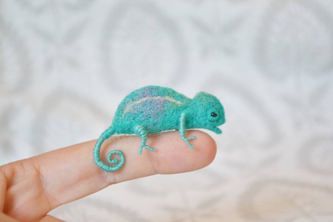 Needle Felted Chameleon – Miniature Wool Lizard Sculpture, Jungle ...