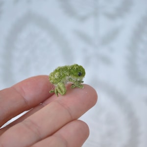 Micro Frog Miniature for Dollhouse, Little Green Frog, Needle Felted ...