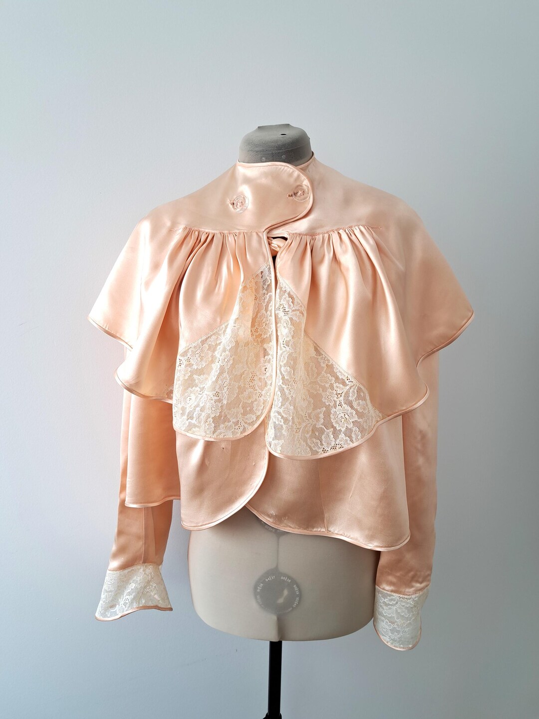 1930s Peach Silky Satin and Lace Bed Jacket With Matching Cloak ...