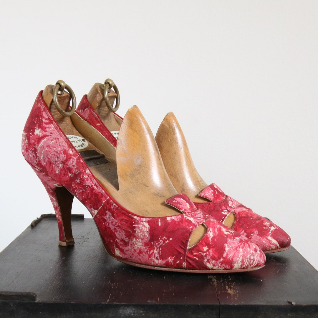 Vintage 1950's Shoes Vintage 1950's Pink Silk Watercolour Heels ...