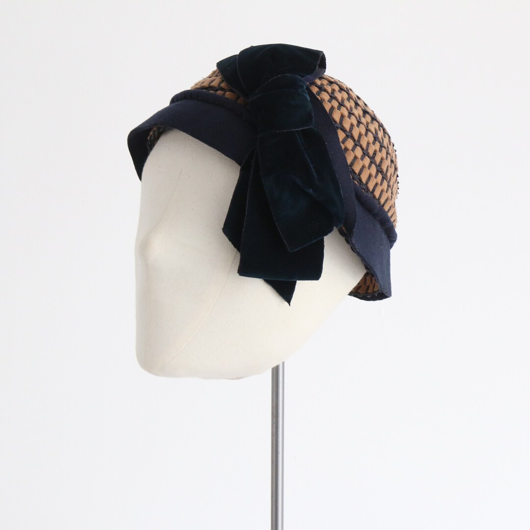Vintage 1920's Tan Felt & Navy Velvet Cloche Hat Original 1920s Hat ...