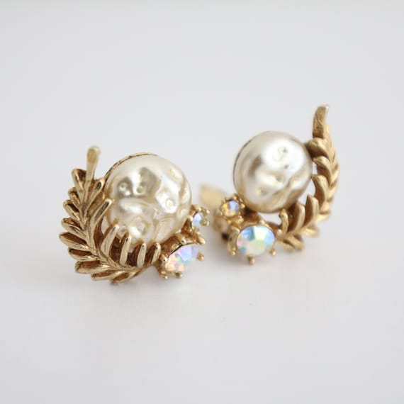 Vintage 1950's botanical moulded pearl & iridescent r… - Gem