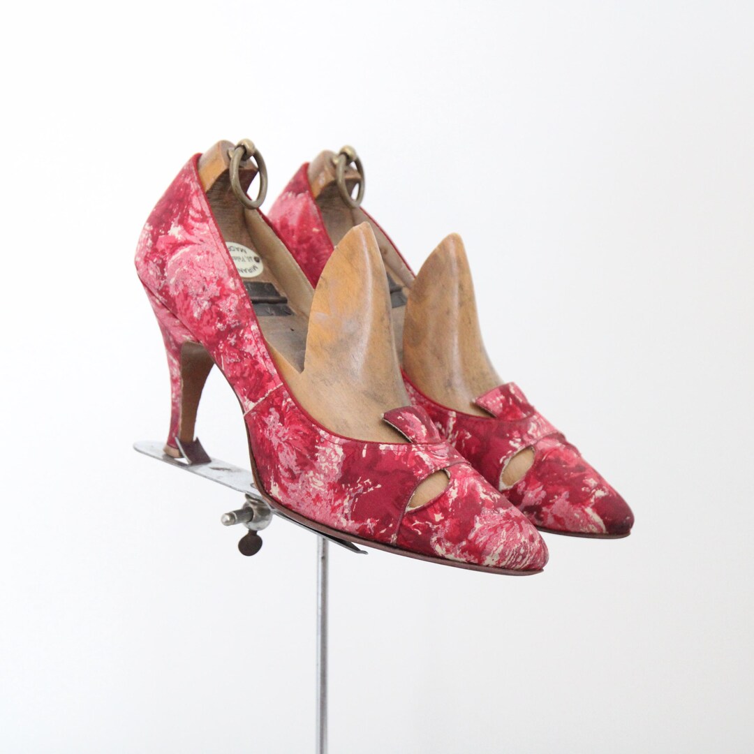 Vintage 1950's Shoes Vintage 1950's Pink Silk Watercolour Heels ...